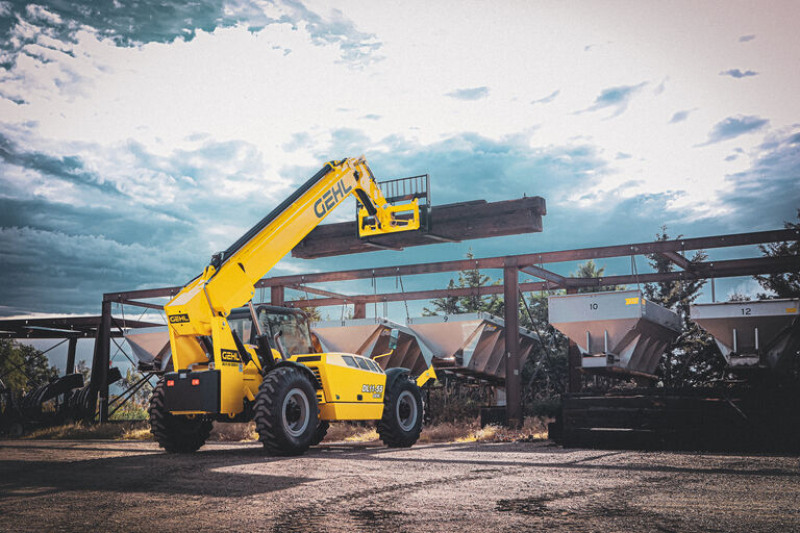 What Are Rough Terrain Forklifts?